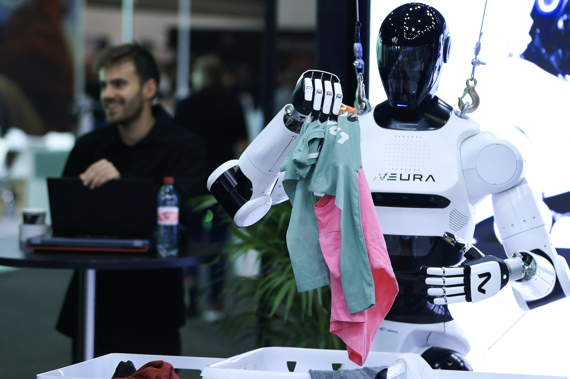The Era of Humanoid Robots is Here. The US Needs Control. - Articles - Advisor Perspectives
